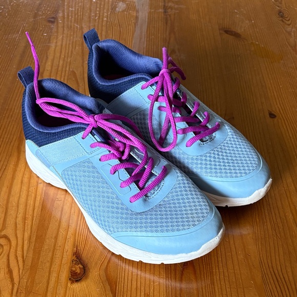 Vionic | Shoes | Vionic Womens Light Blue Sneakers With Purple Laces ...
